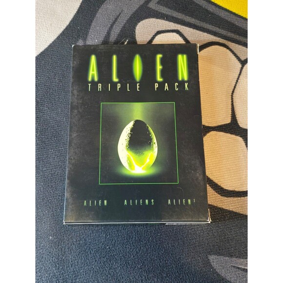 Universal Studio | Media | Alien Triple Pack Alien Aliens Alien 3dvds ...